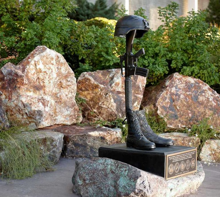 Bronze Military Battlefield Cross Statue for Sale BOK1-291