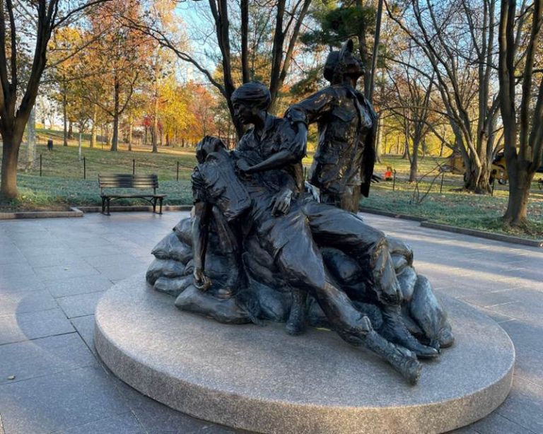 Custom Famous Vietnam Memorial Bronze Statue