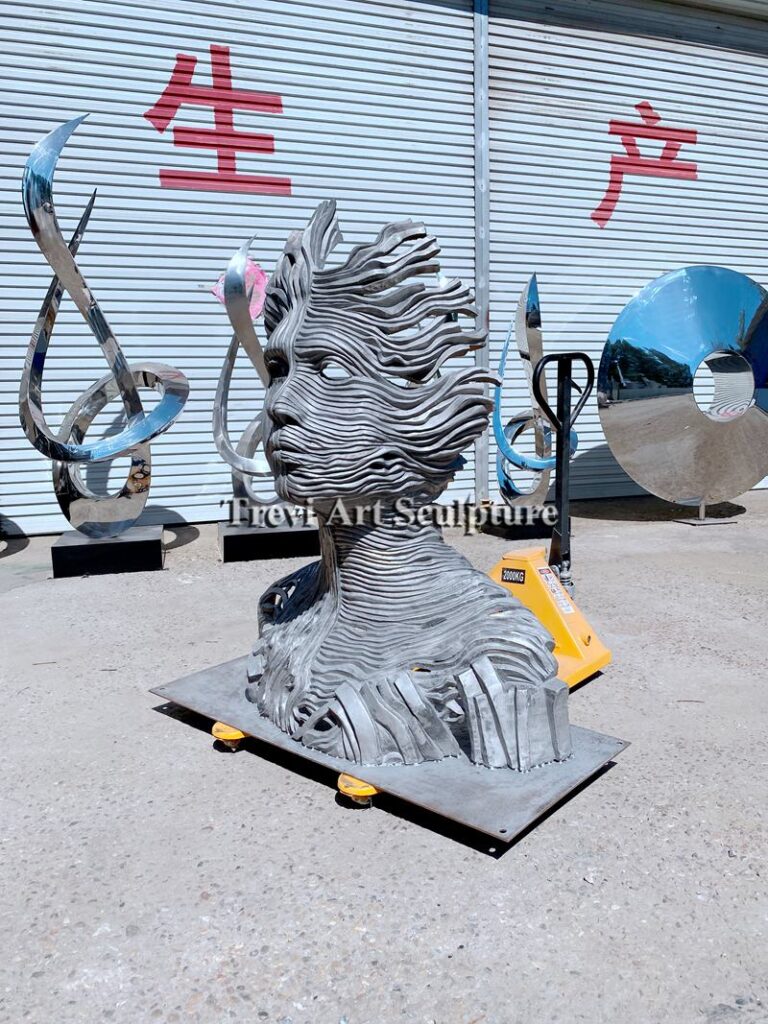 Large Metal Face Art SculptureTrevi Statue