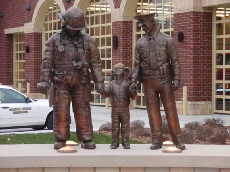 Life Size Custom Bronze Fireman Statue Outdoor for Sale- Trevi Statue