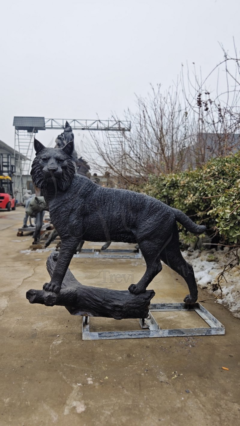 Bronze Laboratory Mouse Statue Knitting a DNA Monument - Trevi Statue
